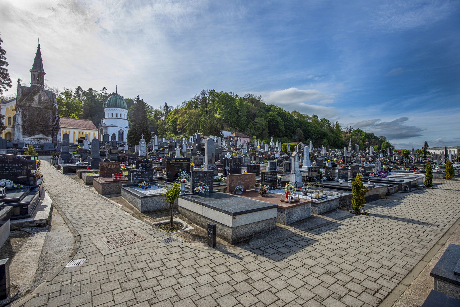 Otkrijte povijest Katoličkoga groblja Dubovac - Karlovački.hr